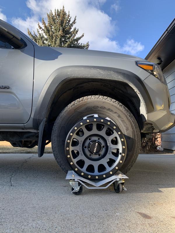 Method 305 NV Titanium / Black Wheels | 4wheelparts.com