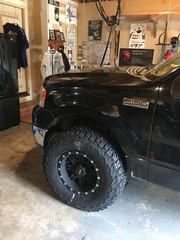 Pro Comp 31 Series Stryker, 17x9 Wheel with 6 on 135 Bolt Pattern ...