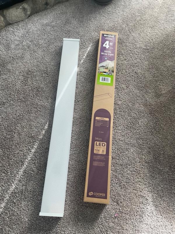 Metalux 1800-Lumen LED Wraparound Light 2WP1540R at Lowes.com