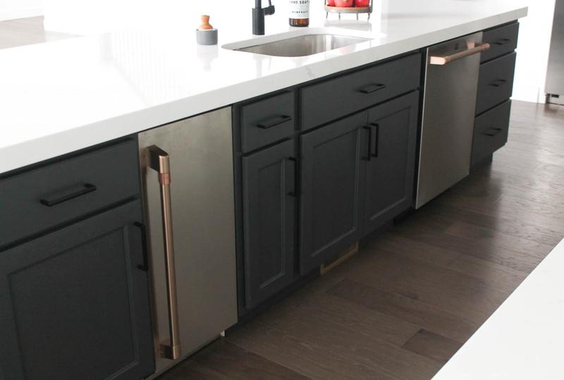 Cafe Built-In Ice Maker Handle CXXN1H1PNBZ at Lowes.com