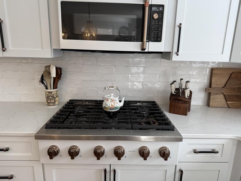 Cafe 36-in 6 Burners White Gas Cooktop CGU366P4TW2 at Lowes.com