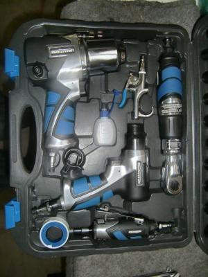 Mastercraft Multi-Purpose Pnemuatic Air Tool Kit with Carrying Case, 71 ...