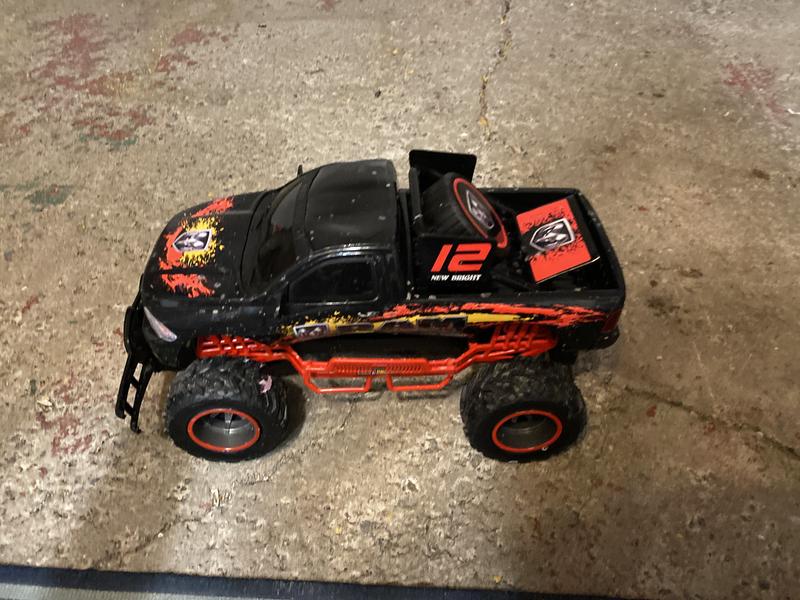 New Bright 1:6 Scale Remote Controlled RAM 1500 Truck, Ages 6+ | Canadian Tire