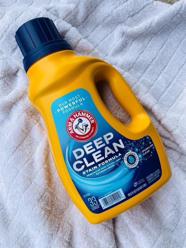 Deep Clean Stain Liquid Laundry Detergent | ARM & HAMMER™