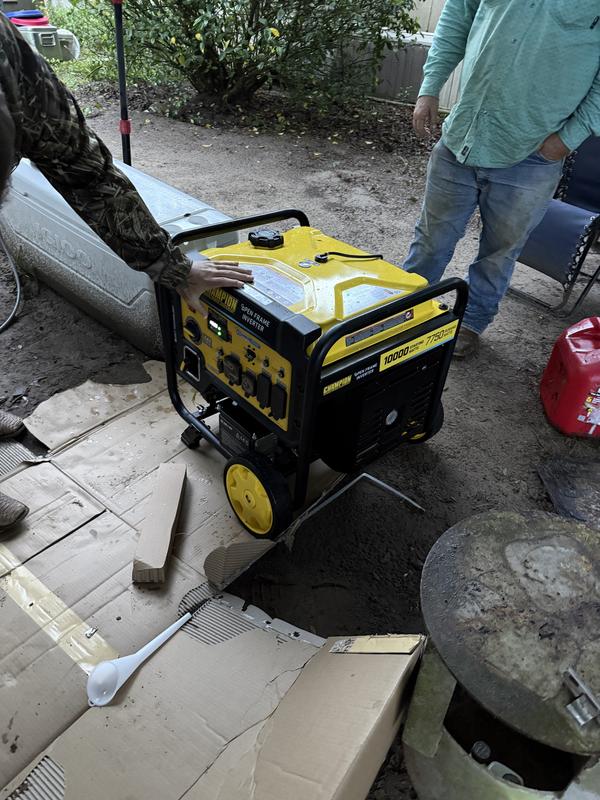 Champion Power Equipment 10,000/7750 W Electric Start Inverter ...