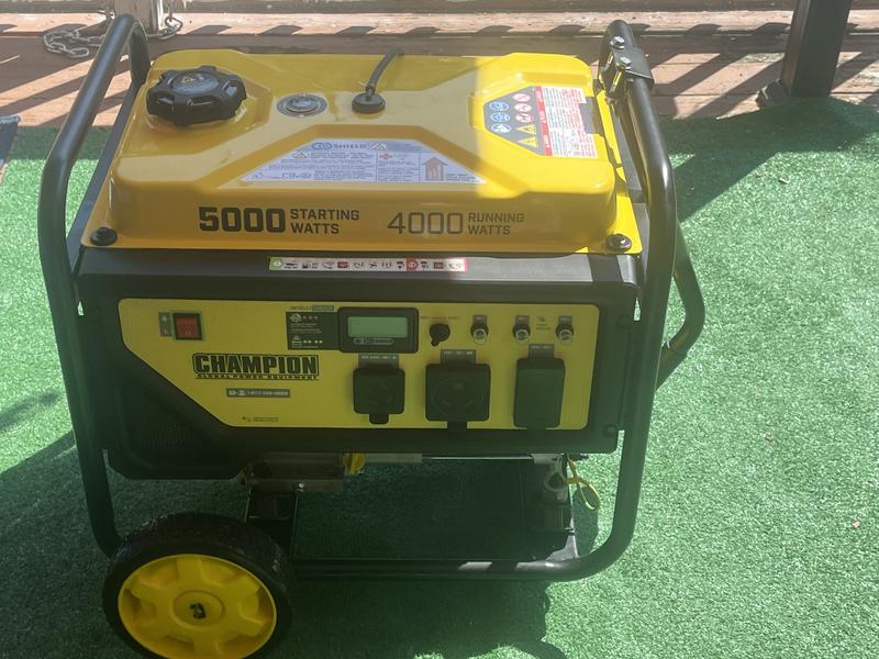 Champion Power Equipment 5,000/4,000-Watt Gasoline Powered Portable ...