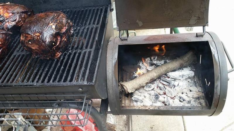 Char-Griller Smokin' Pro 1130-Sq. in Black Horizontal Charcoal Smoker ...