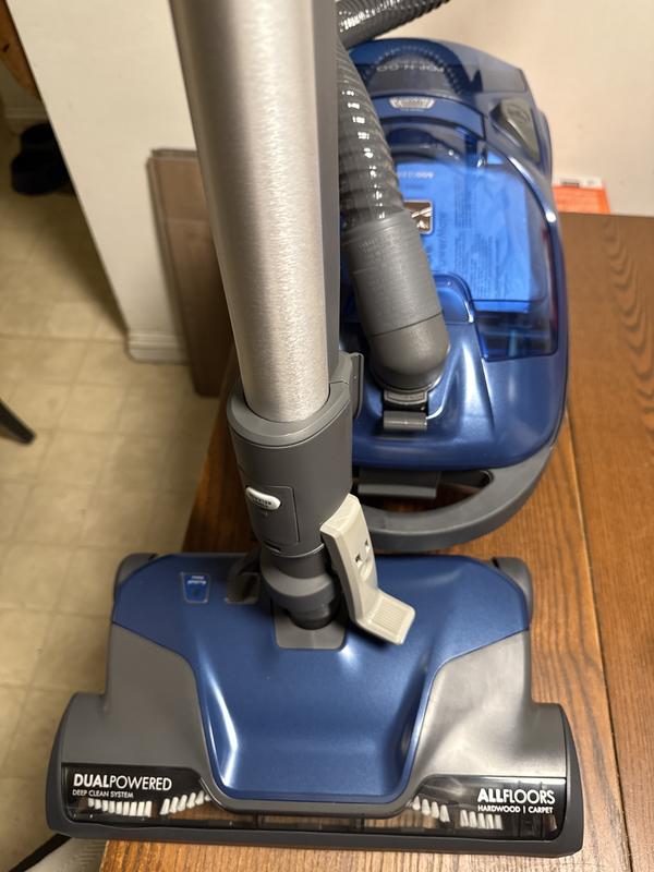 Kenmore Pet friendly pop-n-go bagged Pet Canister Vacuum BC4026 at ...