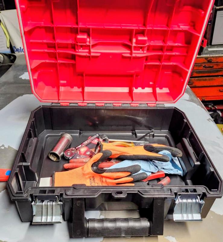 Shop CRAFTSMAN VERSASTACK System 17-in Red Plastic Lockable Tool Box ...