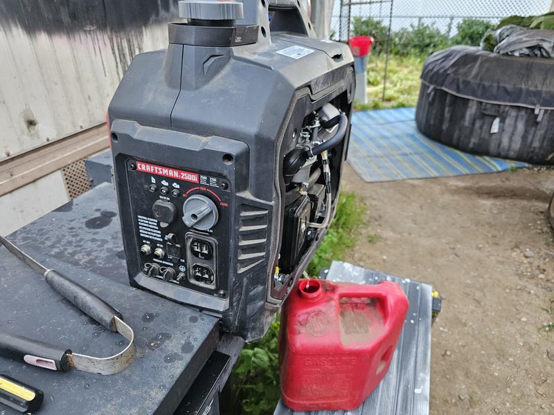 CRAFTSMAN 2500-Watt Inverter Generator in the Inverter Generators ...
