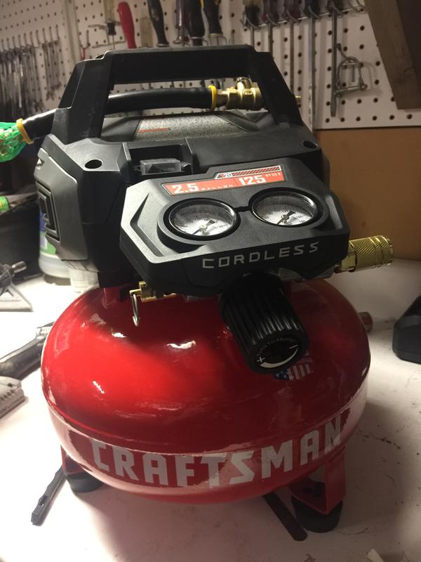 CRAFTSMAN V20 2.5-Gallon Portable Electric Cordless 125 PSI Pancake Air ...