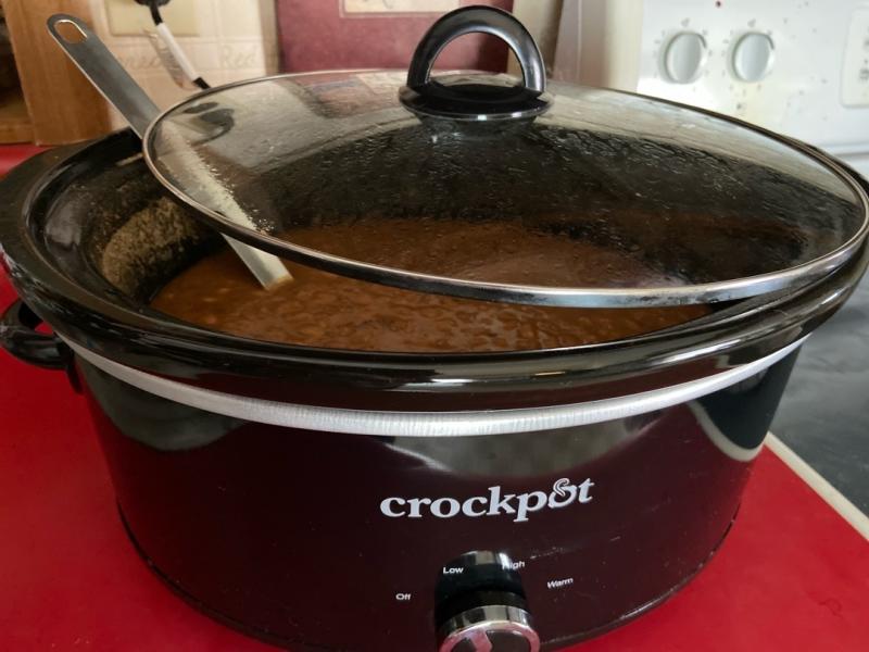Crock-Pot 8-Quart Large Slow Cooker (Black) 2133113 at Lowes.com
