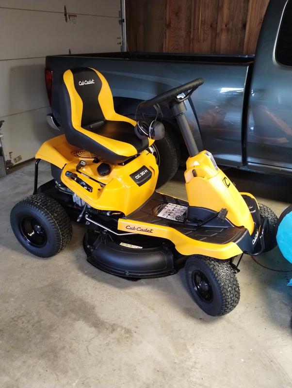 Troy-Bilt TB30R Hydro 30-in 10.5-HP Riding Lawn Mower in the Gas Riding ...