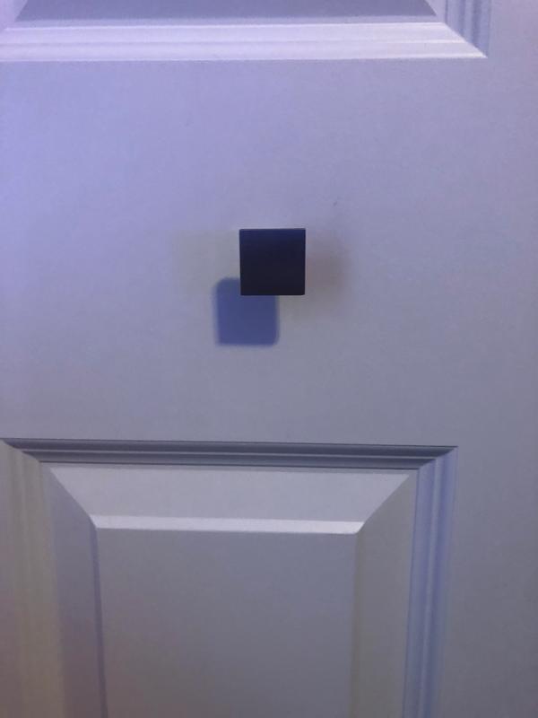 Amerock Chamfered Edge 1-1/16-in Satin Nickel Square Contemporary Cabinet Knob in the Cabinet ...