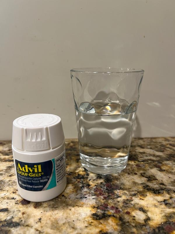 Advil Regular Strength Ibuprofen Pain Reliever Capsule (20-Count) in ...