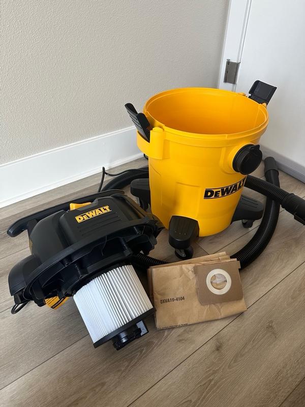 DEWALT 6-Gallon 4-HP Corded Wet/Dry Shop Vacuum with Accessories ...