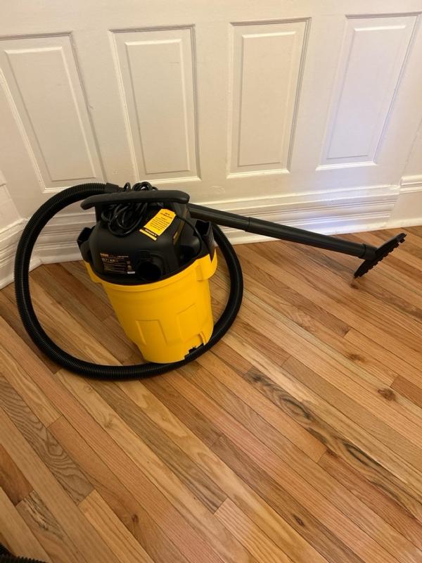 DEWALT 6-Gallon 4-HP Corded Wet/Dry Shop Vacuum with Accessories ...