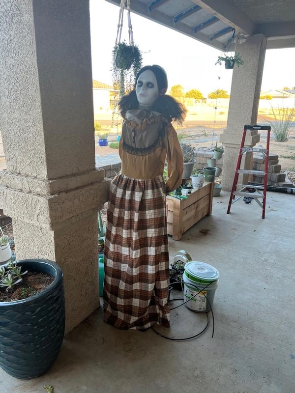 Haunted Hill Farm Lifesize Animatronic Haunted Woman Halloween ...