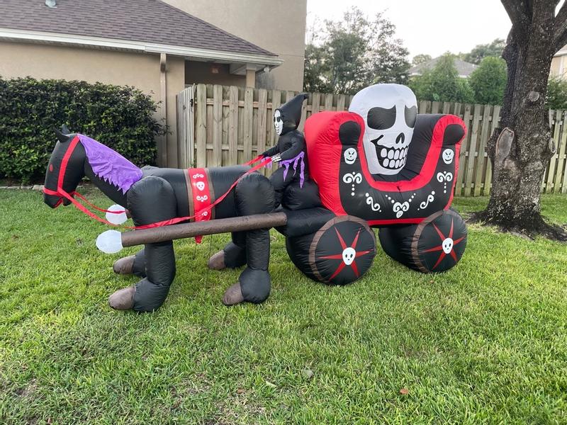 Haunted Hill Farm 6-ft Yard Stake Lighted Skull Carriage Inflatable ...