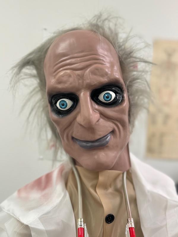 Haunted Hill Farm 5.4-ft Freestanding Laughing Lighted Doctor Scissors ...