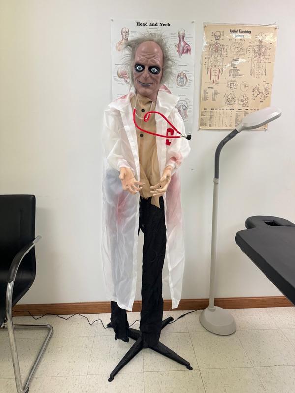 Haunted Hill Farm 5.4-ft Freestanding Laughing Lighted Doctor Scissors ...