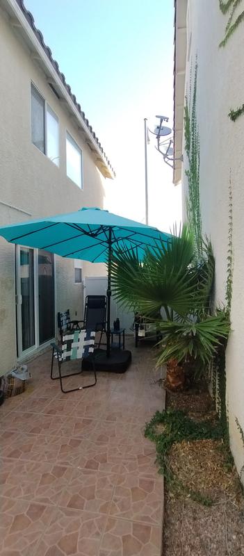 Sunshine Valley 15-ft Steel Gray No-tilt Market Patio Umbrella with ...
