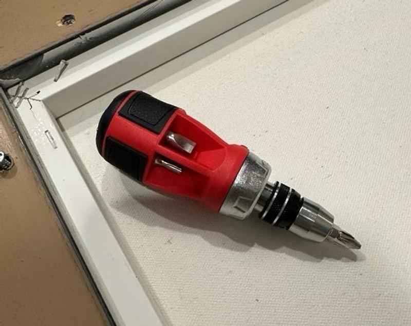 Arrow Fastener 12-in-1 Ratcheting Replaceable Blade Stubby Screwdriver ...