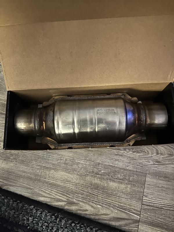 MagnaFlow HM Grade Federal EPA Compliant Universal Catalytic Converter ...