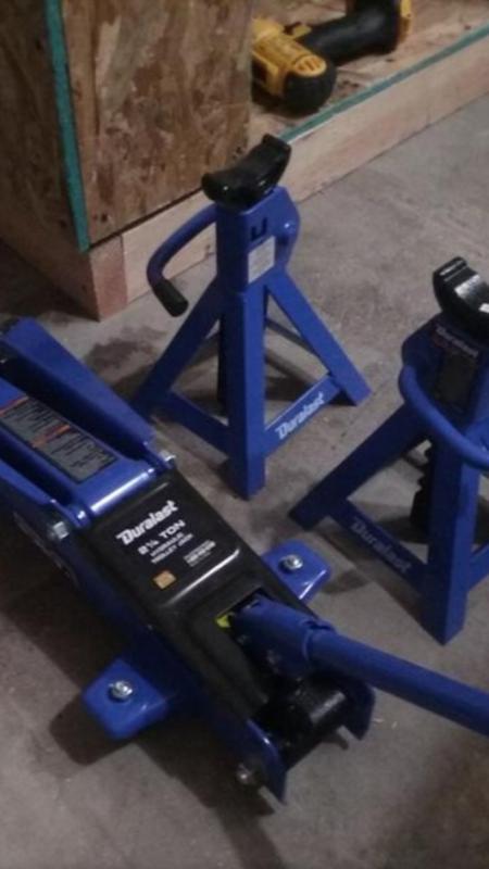 Duralast 2.5 Ton Jack and Stands Kit Reviews