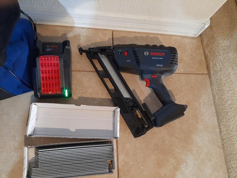 Bosch 2-1/2-in 15 -Gauge Angled Galvanized Collated Finish nails 4000 ...