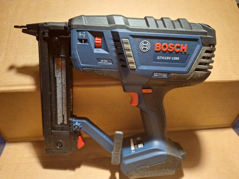 Bosch 18-Gauge 1-1/2-in Narrow Crown Finish Stapler GTH18V-18MB12 at ...