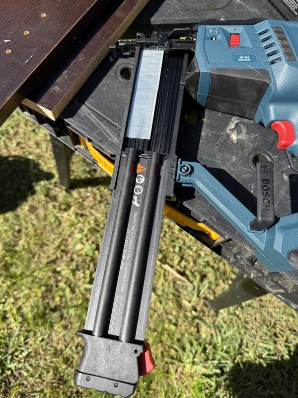 Bosch 2-in 18-Gauge Galvanized Brad Nails (5000-Per Box) GNH18G200GV at ...