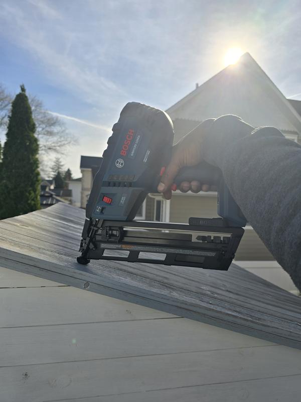 Bosch 1-1/2-in 16 -Gauge Angled Galvanized Collated Finish nails 2000 ...