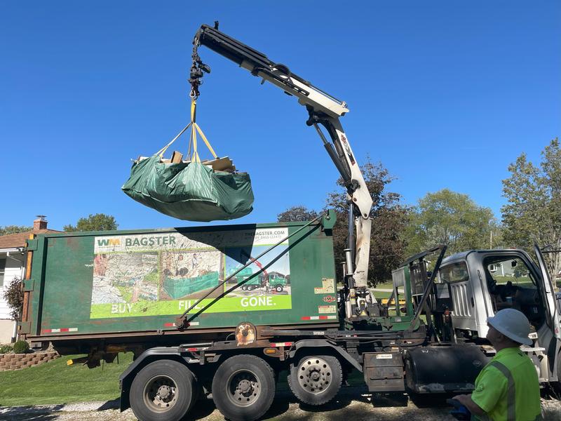 Waste Management Bagster 606-Gallons Green Outdoor Polypropylene ...