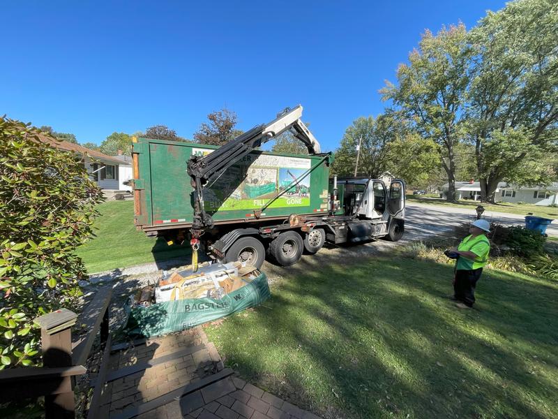 Waste Management Bagster 606-Gallons Green Outdoor Polypropylene ...