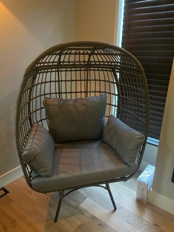 MERRICK LANE Tavros Oversized Wicker Rattan Swivel Lounge Egg Chair For Indoor/Outdoor Patio ...