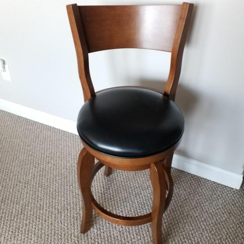 Merrick Lane Tally 24-in Antique Oak Classic Wooden Open Back Swivel Counter Height Pub Stool ...