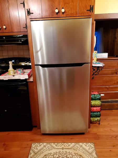 Insignia 30" 18 Cu. Ft. Top Freezer Refrigerator (NS-RTM18SS7 ...