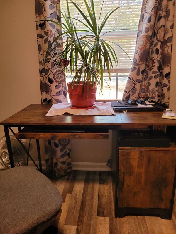 Bestier 47.24-in W Gray Computer Desk with Cabinet and Storage Shelf ...