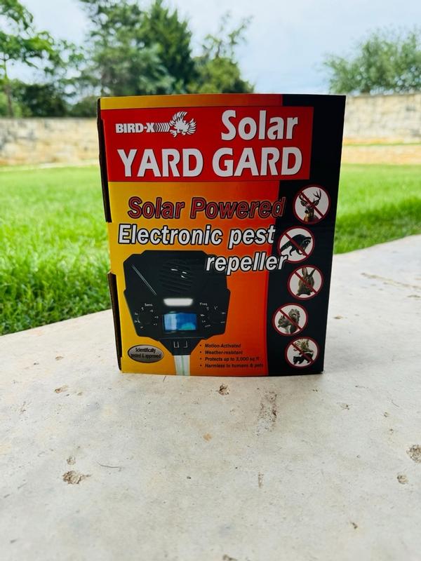 Bird-X Solar Yard Gard Animal Repeller for Deer, Rabbits, Raccoons ...