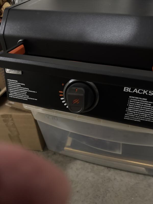 Blackstone 17-in Culinary Omnivore Tabletop Griddle with Hood 267-Sq ...