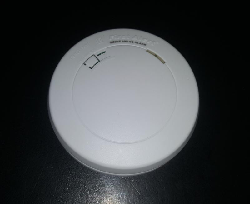 First Alert 10-Year Battery-operated Photoelectric Combination Smoke ...