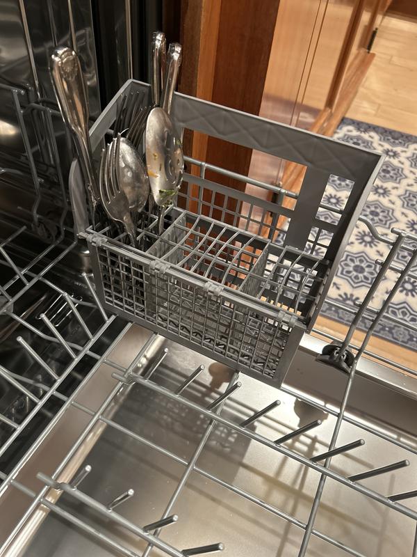 Bosch 300 Series 24-in Top Control Smart Built-In Dishwasher With Third ...
