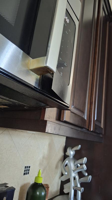 Bosch 300 Series 1.7-cu ft 1550-Watt 29.88-in Over-the-Range Microwave ...