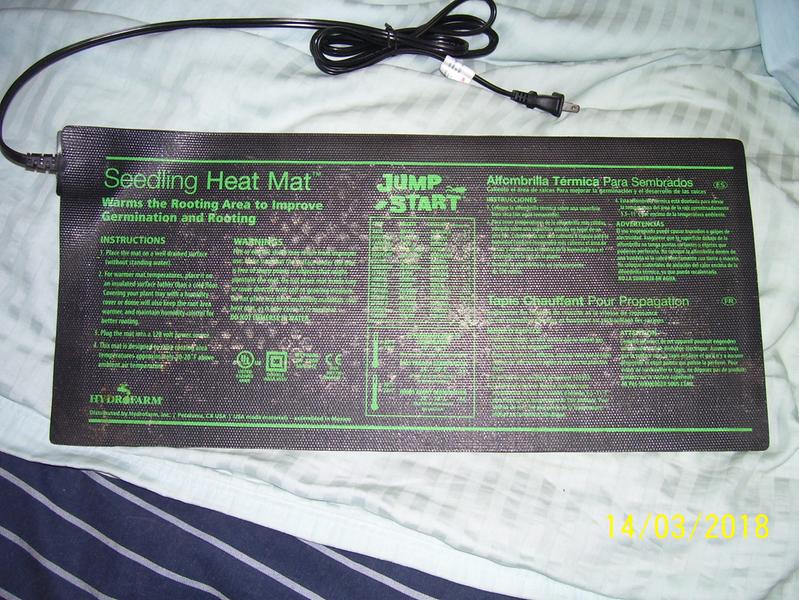 Jump Start 12-Cell Natural Heat Mat in the Seed Starters department at ...