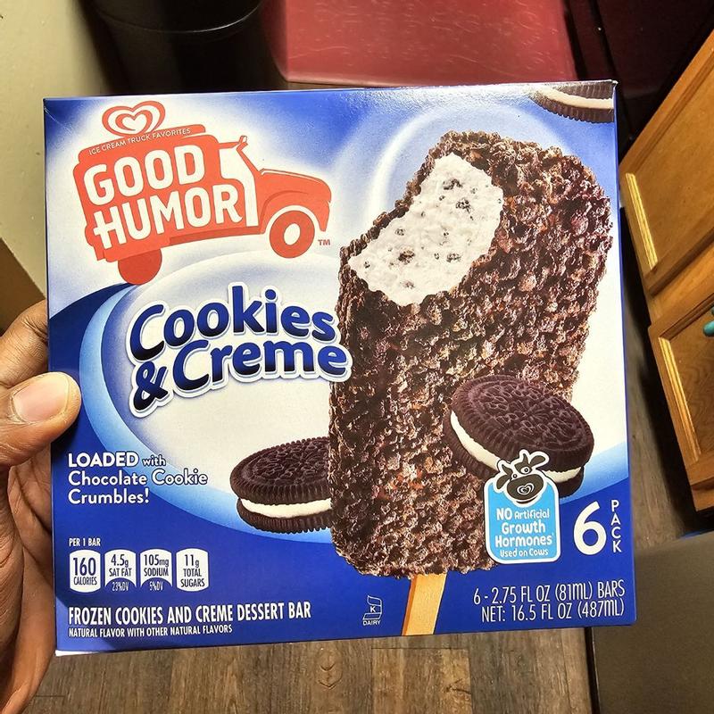 Good Humor Cookies and Cream Ice Cream Bar with Chocolate Cookie Pieces ...