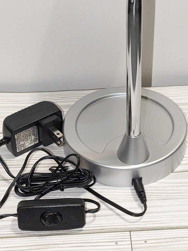 Bostitch PureOptics LED Adjustable Plastic Desk Lamp 11.81-in ...