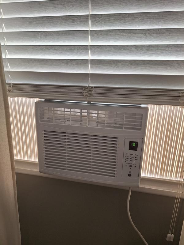 GE 6,000 BTU Electronic Window Air Conditioner for Small Rooms up to ...