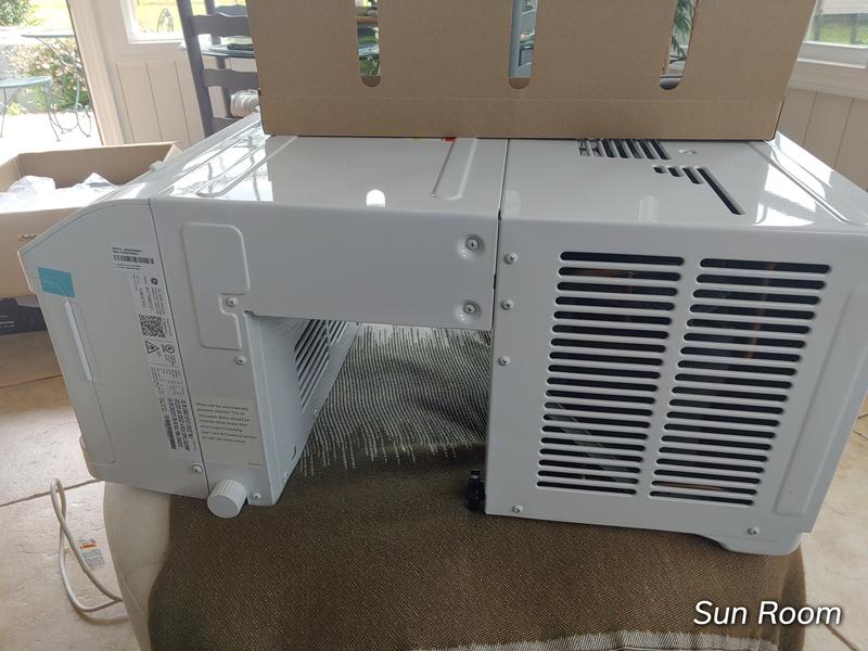 GE ClearView 350-sq ft Window Air Conditioner with Remote (115 Volts ...
