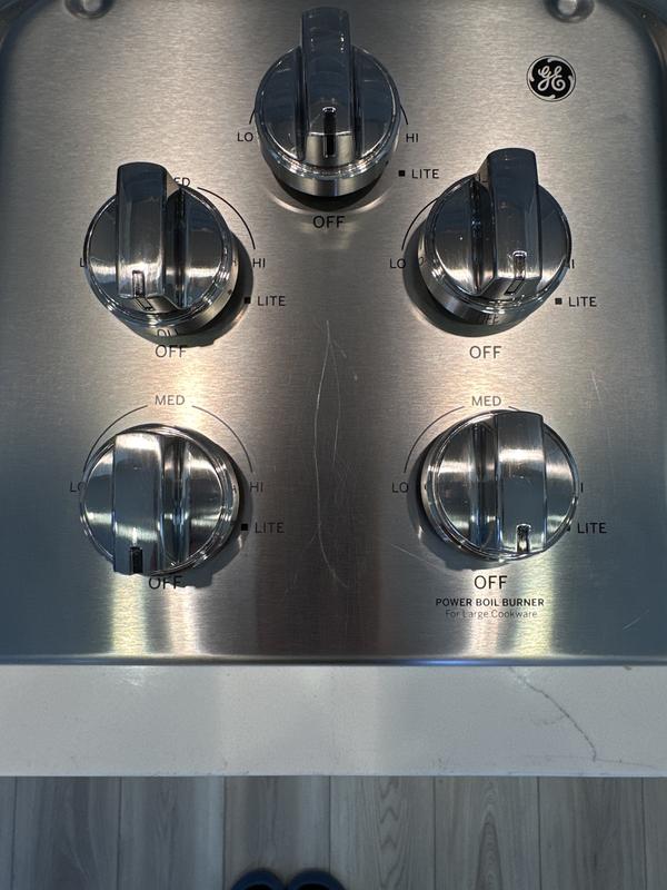 GE 36-in 5 Burners Black Gas Cooktop JGP3036DLBB at Lowes.com